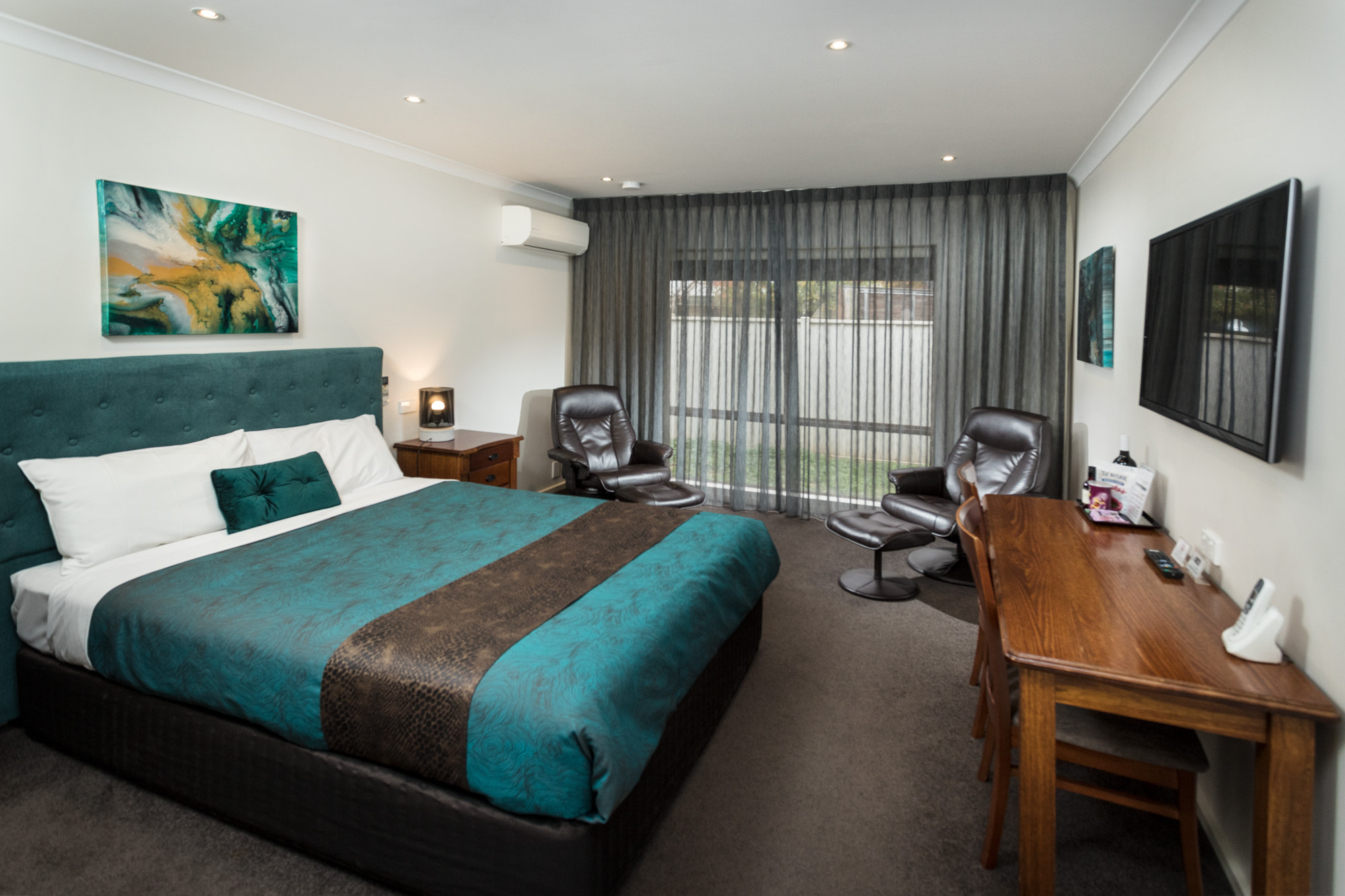 Executive Queen Room